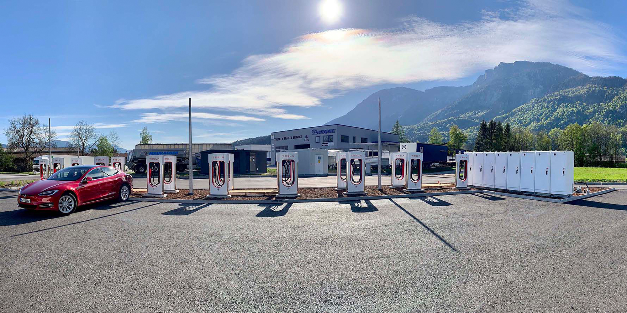 TESLA LOUNGE - INNTALER TRANSPORTE GMBH